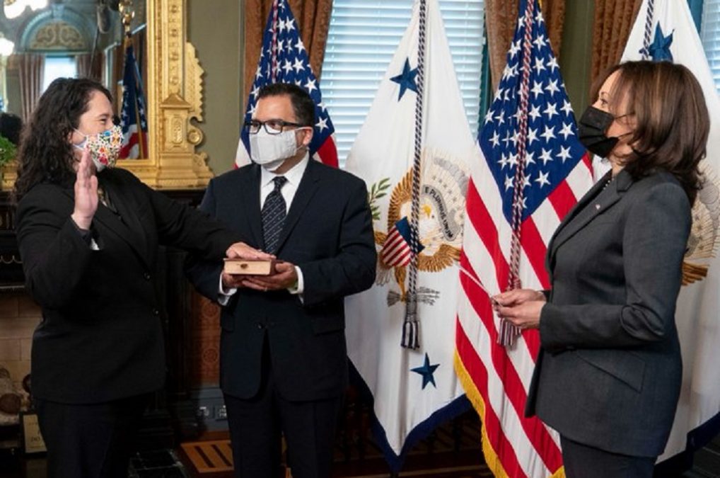 Isabel Guzmán toma el mando de la Administración de Pequeños Negocios ...