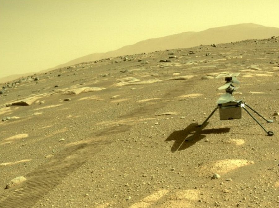 El mini-helicóptero Ingenuity toca la superficie de Marte